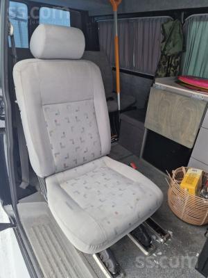 Black Volkswagen T5 2014 in Riga, with an engine capacity of 2.00 L and mileage of 293 thousand km for 12200 €, photo 6 on AUTOMOTO.COM.LV