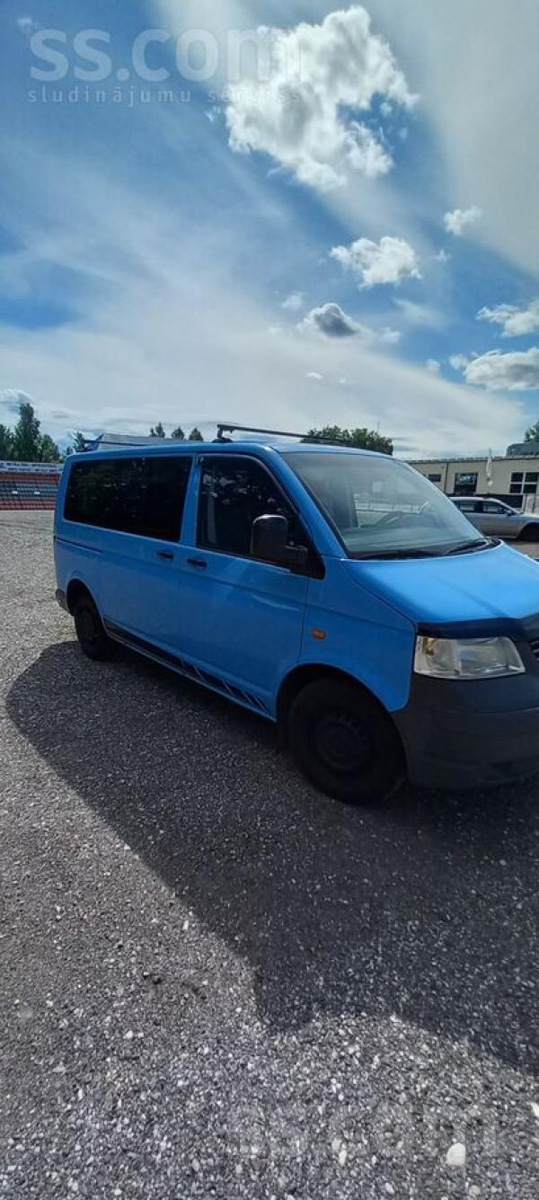 Blue Volkswagen T5 2004 in Cesis, with an engine capacity of 1.90 L and mileage of 371 thousand km for 4700 €, photo 1 on AUTOMOTO.COM.LV