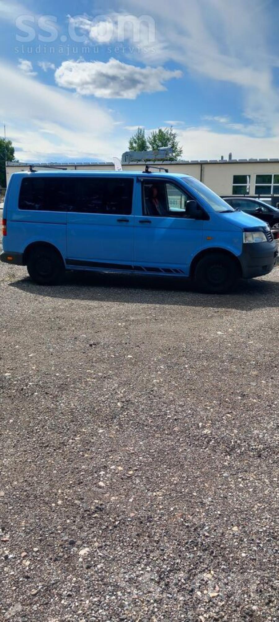 Blue Volkswagen T5 2004 in Cesis, with an engine capacity of 1.90 L and mileage of 371 thousand km for 4700 €, photo 3 on AUTOMOTO.COM.LV