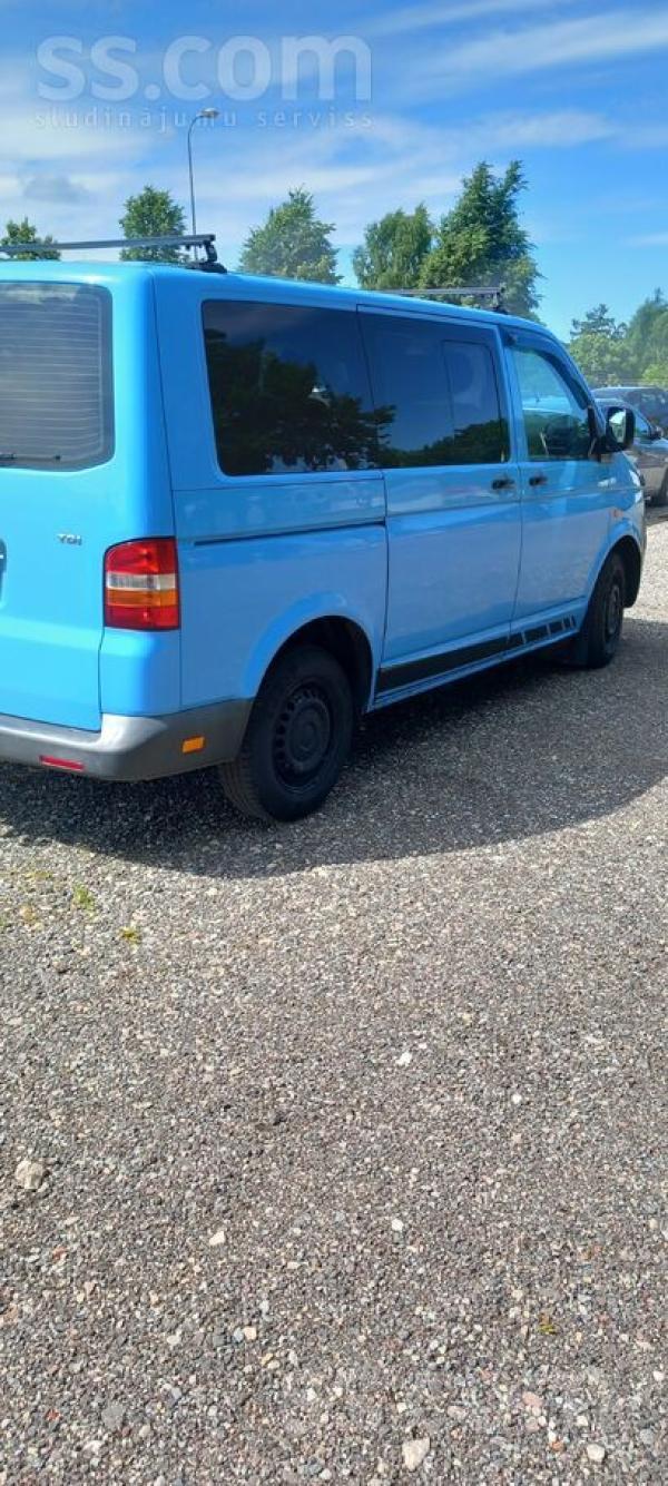 Blue Volkswagen T5 2004 in Cesis, with an engine capacity of 1.90 L and mileage of 371 thousand km for 4700 €, photo 3 on AUTOMOTO.COM.LV