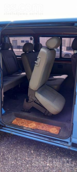 Blue Volkswagen T5 2004 in Cesis, with an engine capacity of 1.90 L and mileage of 371 thousand km for 4700 €, photo 5 on AUTOMOTO.COM.LV