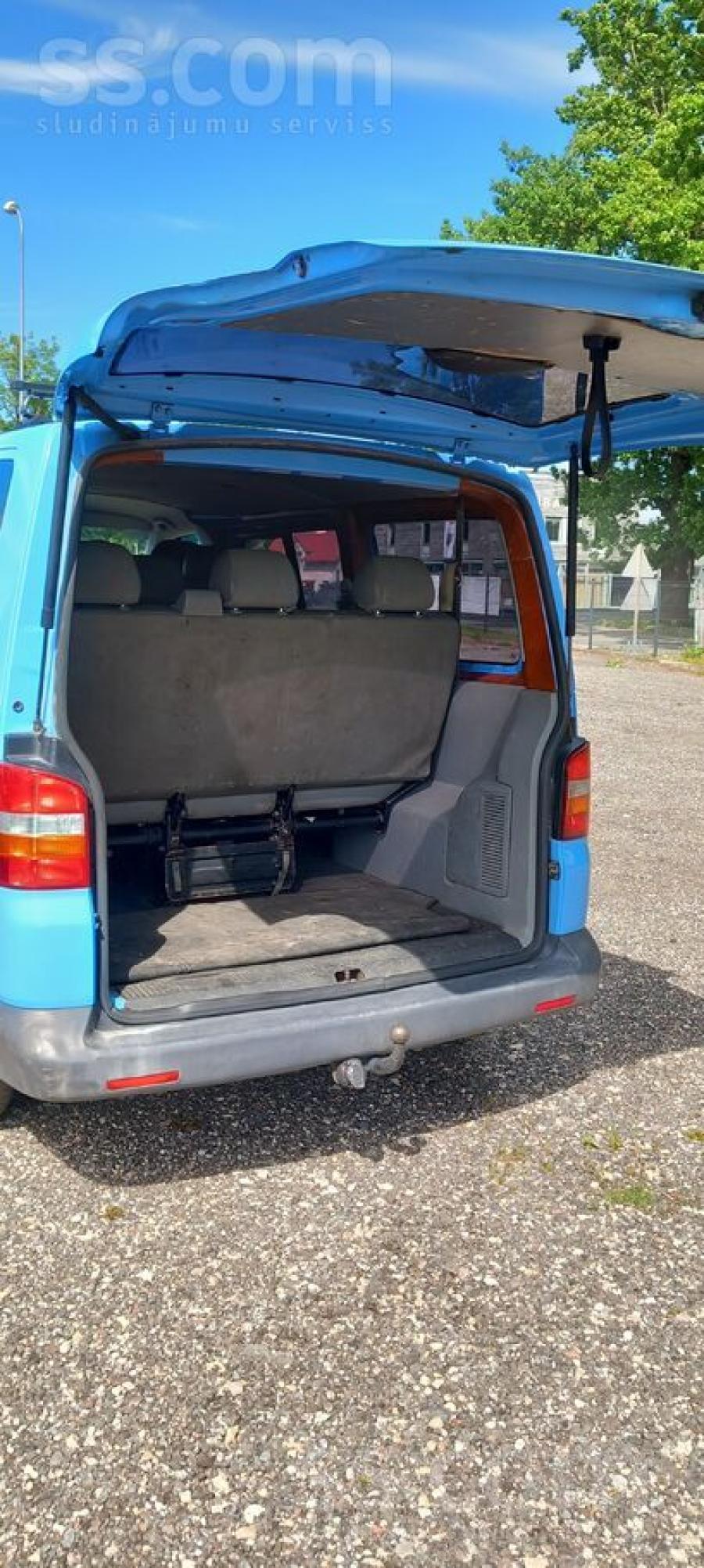 Blue Volkswagen T5 2004 in Cesis, with an engine capacity of 1.90 L and mileage of 371 thousand km for 4700 €, photo 7 on AUTOMOTO.COM.LV