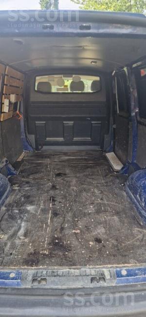 Blue Volkswagen T5 2005 in Valmiera, with an engine capacity of 1.90 L and mileage of 313 thousand km for 3300 €, photo 10 on AUTOMOTO.COM.LV