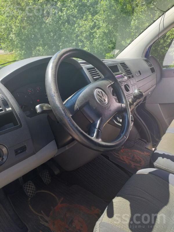 Zils Volkswagen T5 2005 Alūksne, ar dzinēja tilpumu 2.50 L un nobraukumu 0 tūkst. km par 5500 €, foto 7 vietnē AUTOMOTO.COM.LV