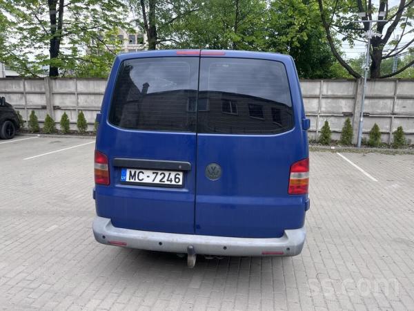 Синий Фольксваген Т5 2006 в Рига, объемом двигателя 2.50 л и пробегом 404 тыс. км за 1936 €, фото 3 на AUTOMOTO.COM.LV