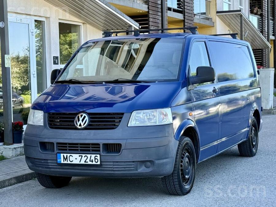 Zils Volkswagen T5 2006 Rīga, ar dzinēja tilpumu 2.50 L un nobraukumu 390 tūkst. km par 1950 €, foto 1 vietnē AUTOMOTO.COM.LV