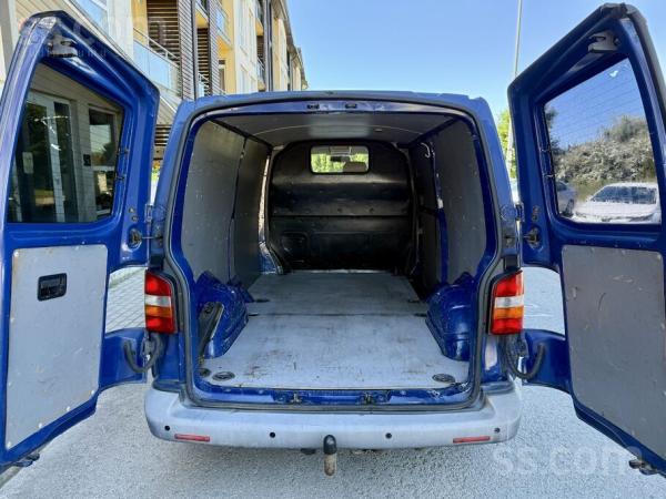 Blue Volkswagen T5 2006 in Riga, with an engine capacity of 2.50 L and mileage of 390 thousand km for 1950 €, photo 8 on AUTOMOTO.COM.LV