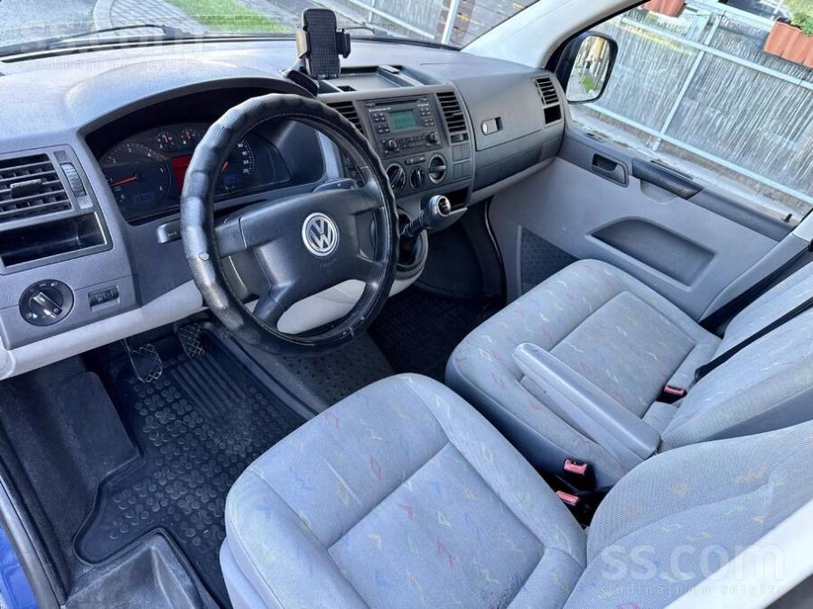 Zils Volkswagen T5 2006 Rīga, ar dzinēja tilpumu 2.50 L un nobraukumu 390 tūkst. km par 1950 €, foto 12 vietnē AUTOMOTO.COM.LV