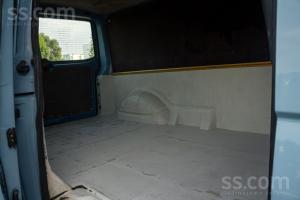 Blue Volkswagen T5 2006 in Jelgava, with an engine capacity of 2.50 L and mileage of 337 thousand km for 3750 €, photo 13 on AUTOMOTO.COM.LV