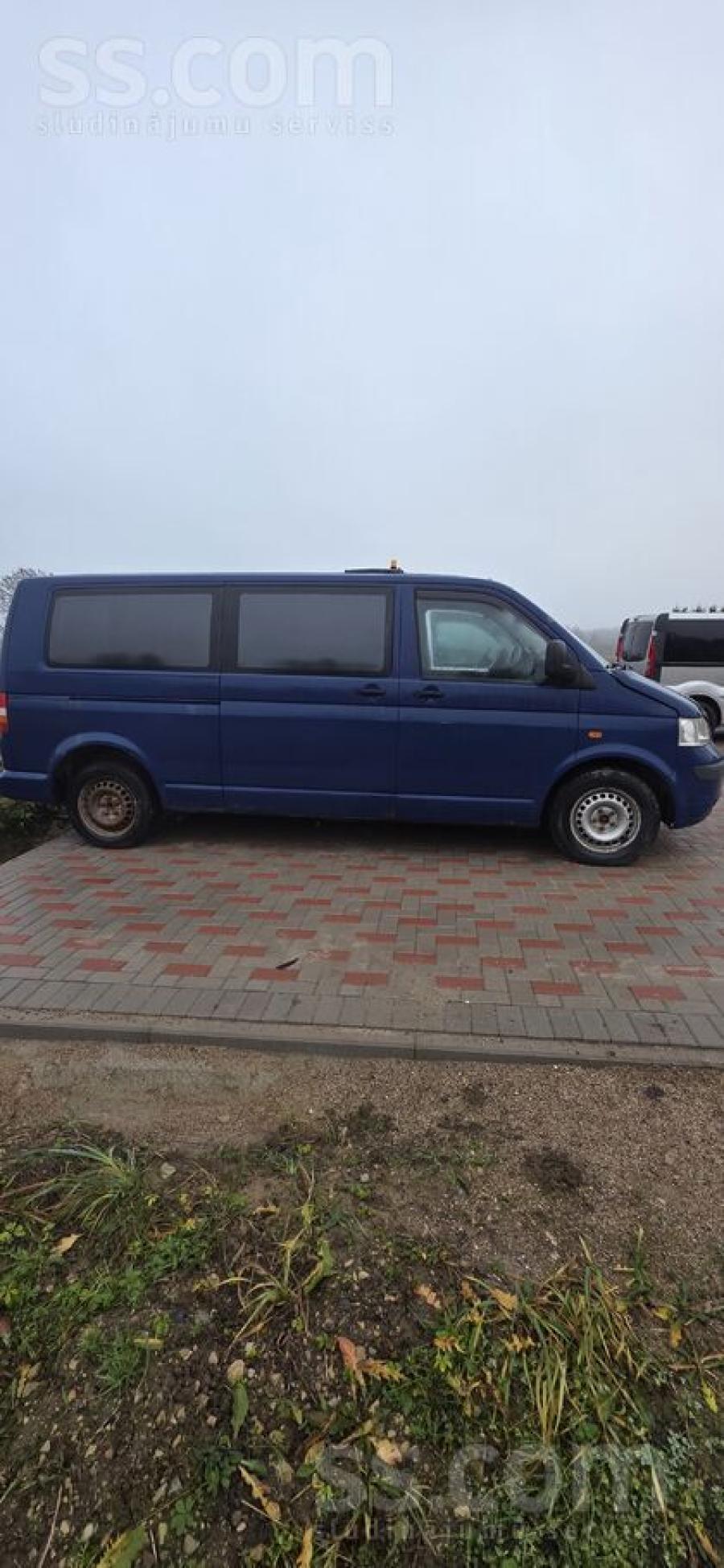 Zils Volkswagen T5 2007 Saldus, ar dzinēja tilpumu 2.50 L un nobraukumu 410 tūkst. km par 3500 €, foto 3 vietnē AUTOMOTO.COM.LV