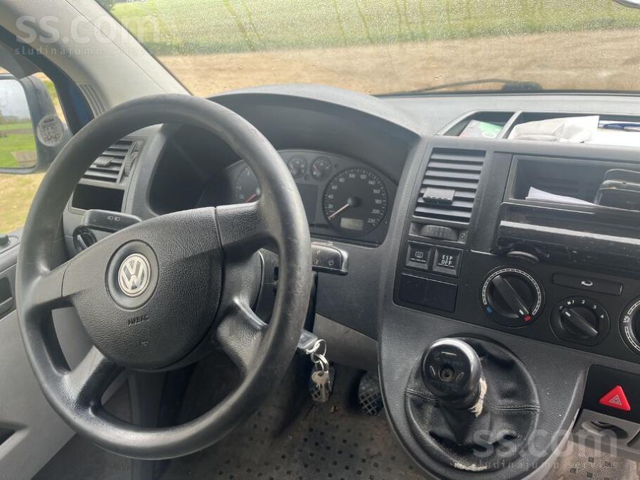 Blue Volkswagen T5 2008 in Saldus, with an engine capacity of 1.90 L and mileage of 500 thousand km for 4000 €, photo 1 on AUTOMOTO.COM.LV