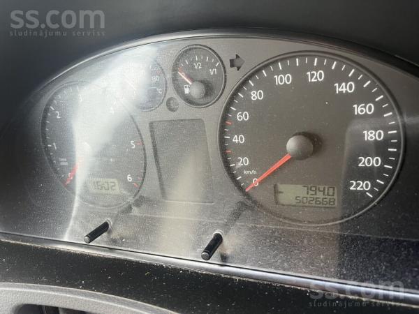 Фольксваген Т5 2008 в Салдус на AUTOMOTO.COM.LV Синий Фольксваген Т5 2008 в Салдус, объемом двигателя 1.90 л и пробегом 500 тыс. км за 4000 €, фото 3 на AUTOMOTO.COM.LV