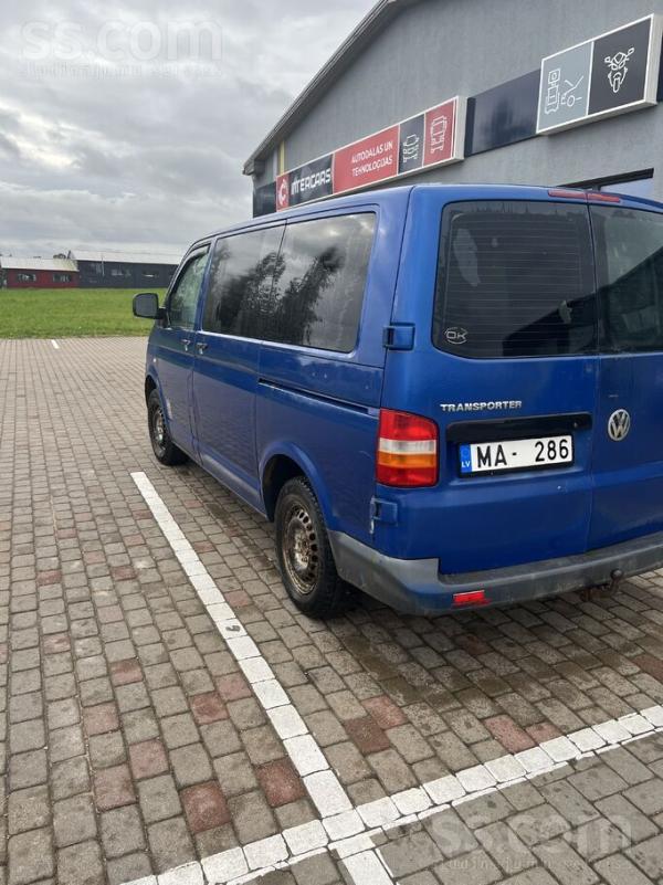 Фольксваген Т5 2008 в Салдус на AUTOMOTO.COM.LV Синий Фольксваген Т5 2008 в Салдус, объемом двигателя 1.90 л и пробегом 500 тыс. км за 4000 €, фото 5 на AUTOMOTO.COM.LV