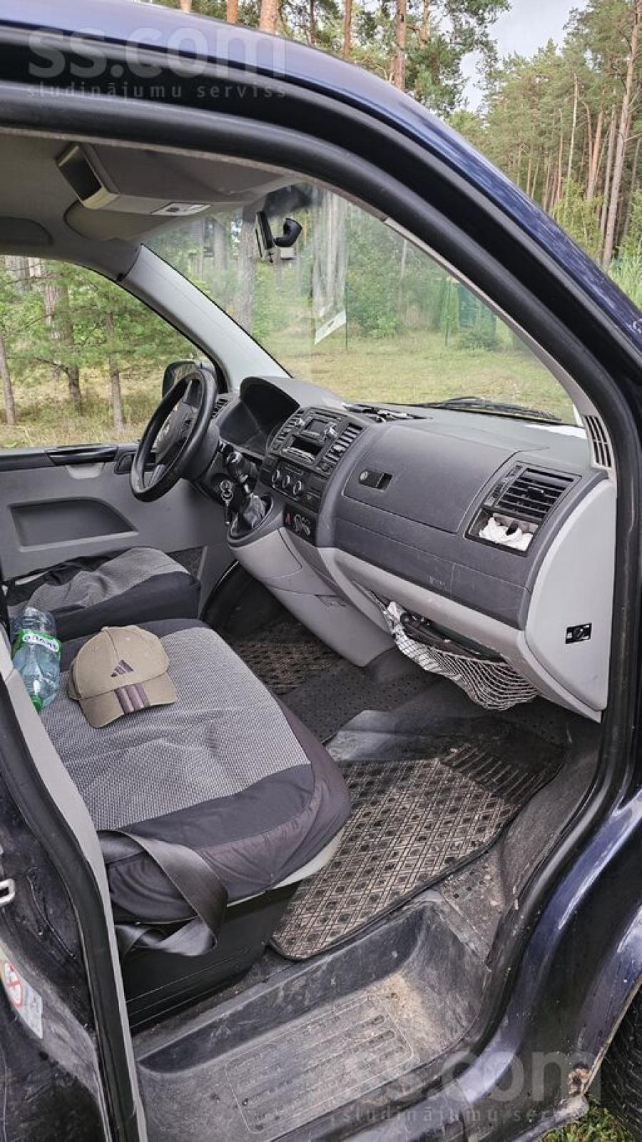 Blue Volkswagen T5 2012 in Kraslava, with an engine capacity of 2.00 L and mileage of 469 thousand km for 3500 €, photo 9 on AUTOMOTO.COM.LV