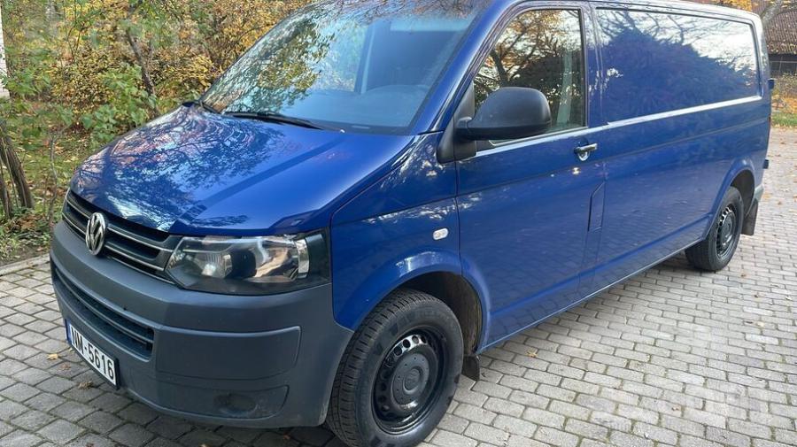 Blue Volkswagen T5 2013 in Limbazi, with an engine capacity of 2.00 L and mileage of 235 thousand km for 8500 €, photo 1 on AUTOMOTO.COM.LV