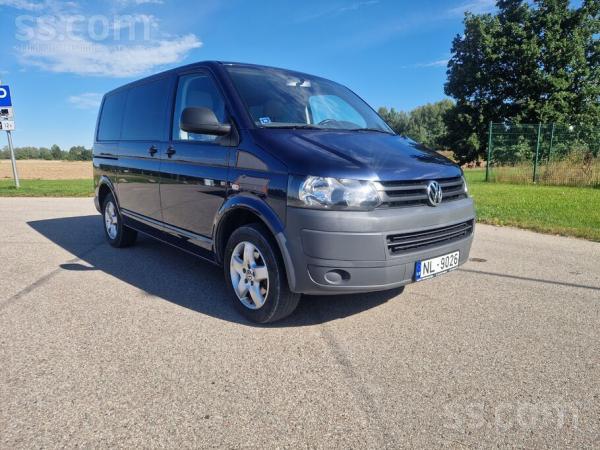 Zils Volkswagen T5 2013 Tukums, ar dzinēja tilpumu 2.00 L un nobraukumu 295 tūkst. km par 11100 €, foto 1 vietnē AUTOMOTO.COM.LV