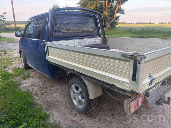 Blue Volkswagen T5 2005 in Dobele, with an engine capacity of 1.90 L and mileage of 640 thousand km for 1850 €, photo 4 on AUTOMOTO.COM.LV