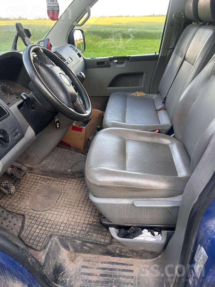 Blue Volkswagen T5 2005 in Dobele, with an engine capacity of 1.90 L and mileage of 640 thousand km for 1850 €, photo 6 on AUTOMOTO.COM.LV