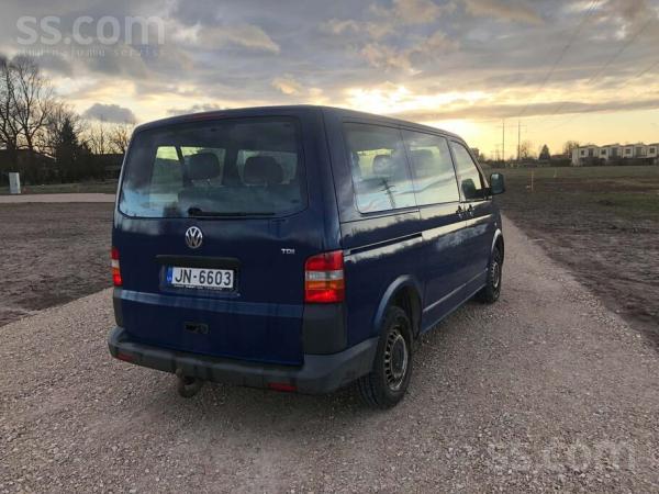 Volkswagen T5 2008 RÄ«ga vietnÄ Zils Volkswagen T5 2008 RÄ«ga, ar dzinÄja tilpumu 2.50 L un nobraukumu 314 tÅ«kst. km par 2500 ā¬, foto 5 vietnÄ AUTOMOTO.COM.LV