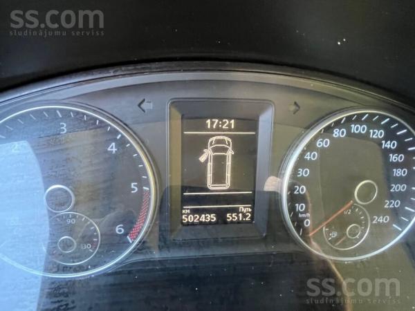 Brown Volkswagen T5 2014 in Riga, with an engine capacity of 2.00 L and mileage of 502 thousand km for 8900 €, photo 9 on AUTOMOTO.COM.LV