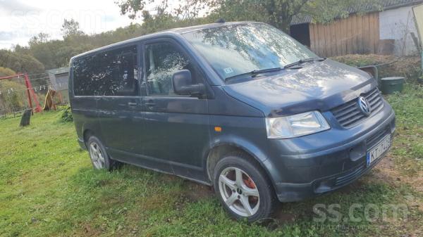 Green Volkswagen T5 2004 in Daugavpils, with an engine capacity of 2.50 L and mileage of 442 thousand km for 1050 €, photo 4 on AUTOMOTO.COM.LV
