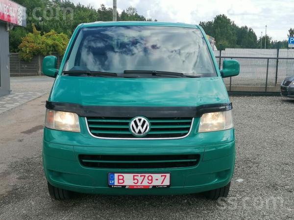 Green Volkswagen T5 2004 in Valmiera, with an engine capacity of 2.50 L and mileage of 579 thousand km for 4250 €, photo 2 on AUTOMOTO.COM.LV