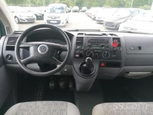 Green Volkswagen T5 2004 in Valmiera, with an engine capacity of 2.50 L and mileage of 579 thousand km for 4250 €, photo 15 on AUTOMOTO.COM.LV