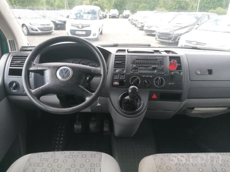 Green Volkswagen T5 2004 in Valmiera, with an engine capacity of 2.50 L and mileage of 579 thousand km for 4250 €, photo 15 on AUTOMOTO.COM.LV