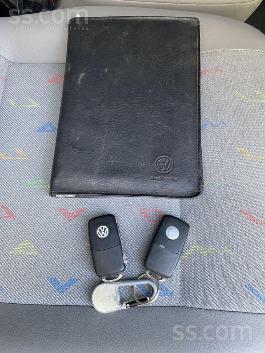 Zaļš Volkswagen T5 2008 Daugavpils, ar dzinēja tilpumu 1.90 L un nobraukumu 445 tūkst. km par 4200 €, foto 8 vietnē AUTOMOTO.COM.LV