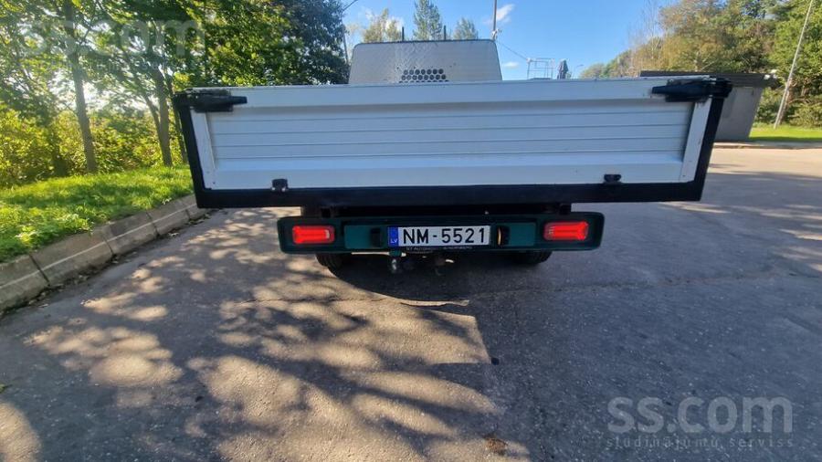 Zaļš Volkswagen T5 2004 Rīga, ar dzinēja tilpumu 1.90 L un nobraukumu 320 tūkst. km par 6000 €, foto 6 vietnē AUTOMOTO.COM.LV