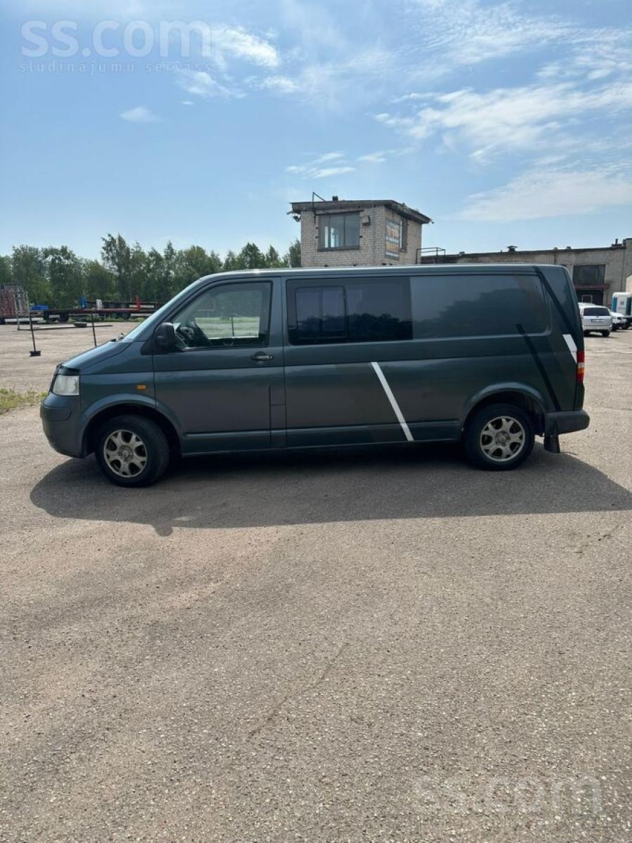 Pelēks Volkswagen T5 2004 Liepāja, ar dzinēja tilpumu 2.50 L un nobraukumu 441 tūkst. km par 1800 €, foto 8 vietnē AUTOMOTO.COM.LV
