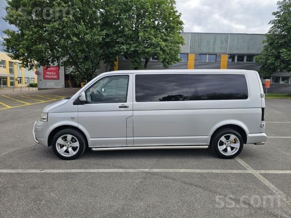 Pelēks Volkswagen T5 2004 Rīga, ar dzinēja tilpumu 2.50 L un nobraukumu 400 tūkst. km par 4900 €, foto 4 vietnē AUTOMOTO.COM.LV