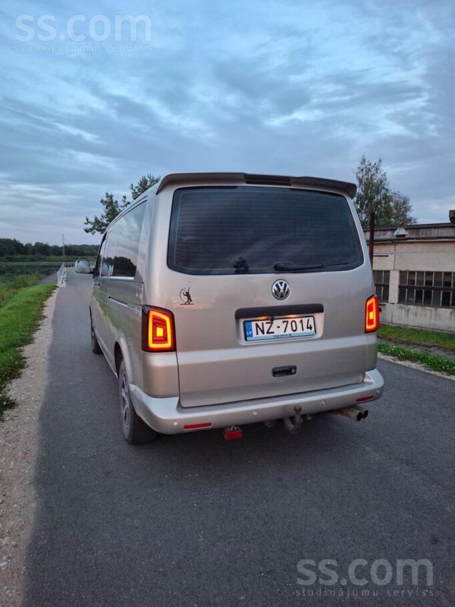 Grey Volkswagen T5 2004 in Jekabpils, with an engine capacity of 2.50 L and mileage of 477 thousand km for 4200 €, photo 4 on AUTOMOTO.COM.LV