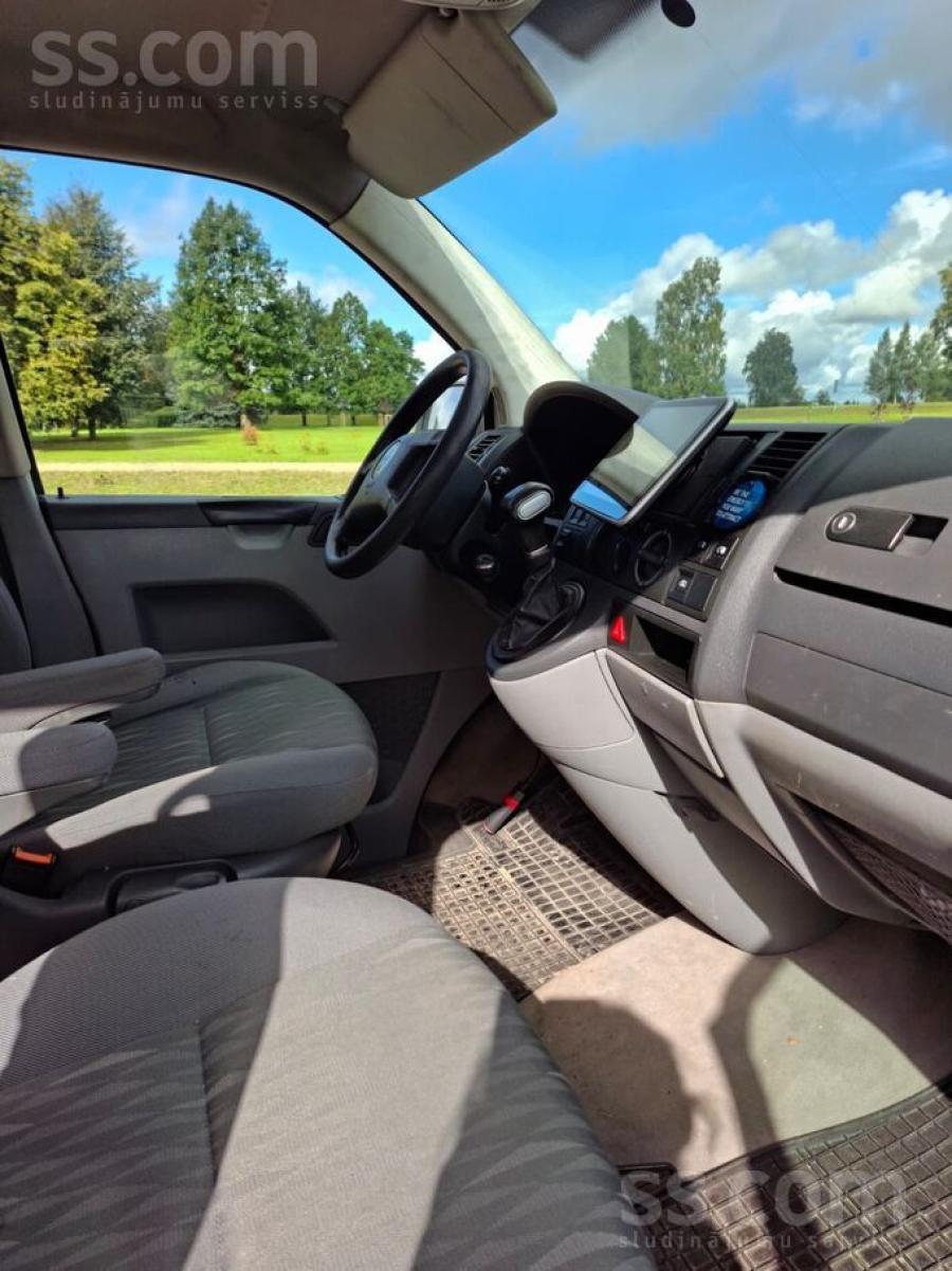 Grey Volkswagen T5 2004 in Jekabpils, with an engine capacity of 2.50 L and mileage of 477 thousand km for 4200 €, photo 6 on AUTOMOTO.COM.LV