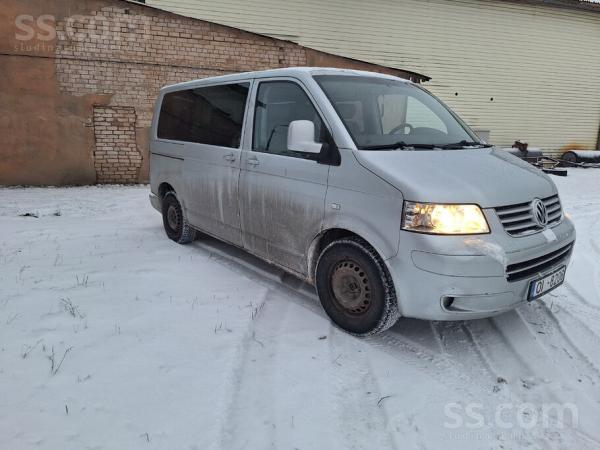 Grey Volkswagen T5 2005 in Preili, with an engine capacity of 2.50 L and mileage of 286 thousand km for 3695 €, photo 2 on AUTOMOTO.COM.LV