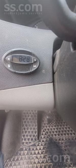 Pelēks Volkswagen T5 2005 Daugavpils, ar dzinēja tilpumu 2.50 L un nobraukumu 706 tūkst. km par 3900 €, foto 4 vietnē AUTOMOTO.COM.LV