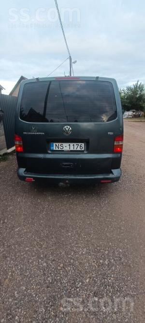 Pelēks Volkswagen T5 2005 Daugavpils, ar dzinēja tilpumu 2.50 L un nobraukumu 706 tūkst. km par 3900 €, foto 9 vietnē AUTOMOTO.COM.LV