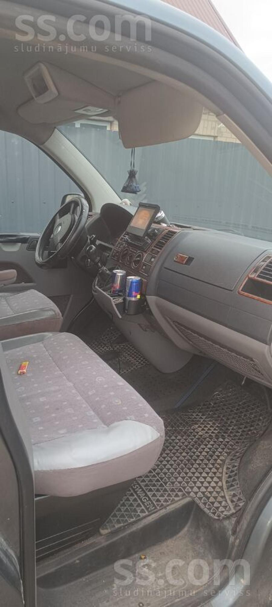 Pelēks Volkswagen T5 2005 Daugavpils, ar dzinēja tilpumu 2.50 L un nobraukumu 706 tūkst. km par 3900 €, foto 13 vietnē AUTOMOTO.COM.LV