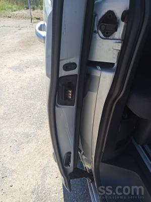 Pelēks Volkswagen T5 2005 Daugavpils, ar dzinēja tilpumu 2.50 L un nobraukumu 225 tūkst. km par 9500 €, foto 19 vietnē AUTOMOTO.COM.LV