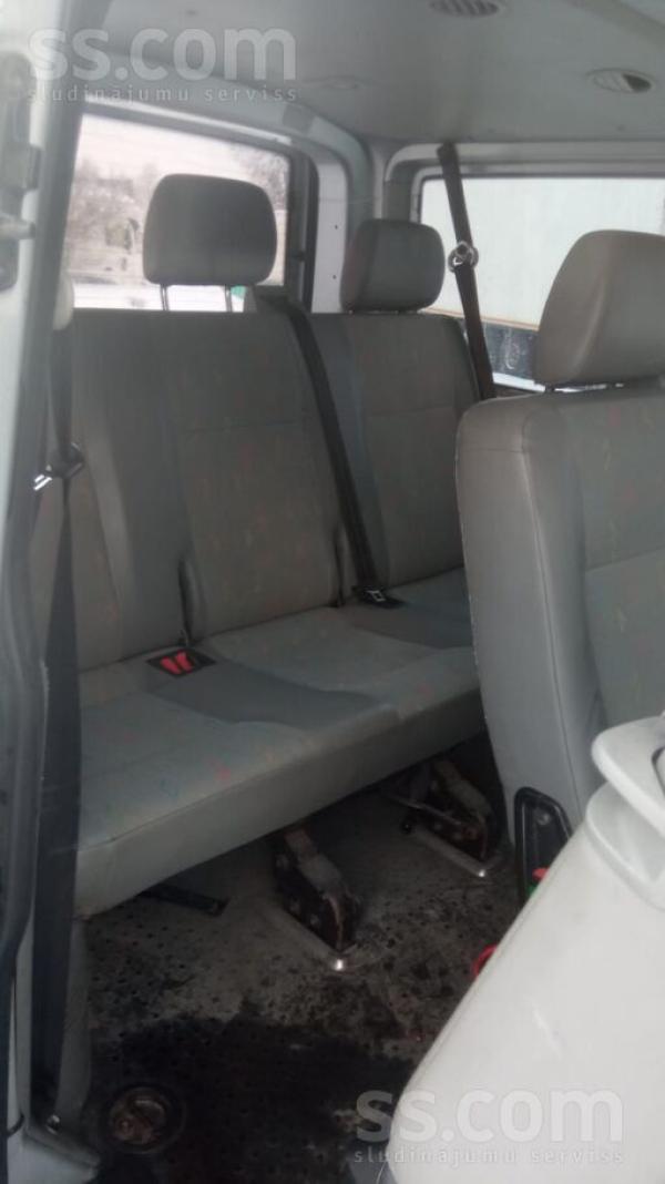Grey Volkswagen T5 2008 in Rezekne, with an engine capacity of 1.90 L and mileage of 320 thousand km for 7100 €, photo 6 on AUTOMOTO.COM.LV
