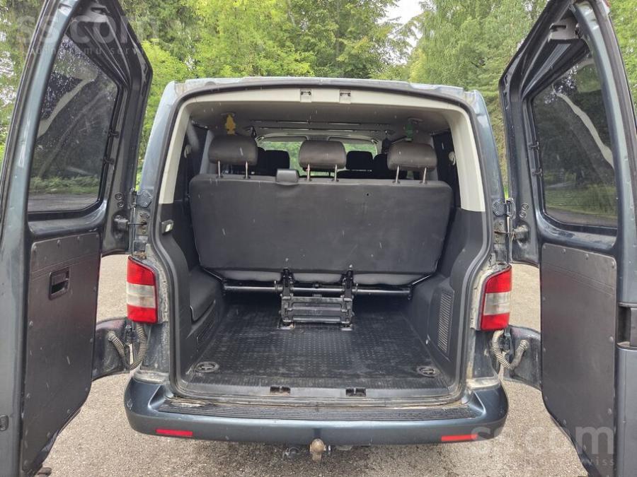 Pelēks Volkswagen T5 2009 Tukums, ar dzinēja tilpumu 2.50 L un nobraukumu 380 tūkst. km par 6550 €, foto 16 vietnē AUTOMOTO.COM.LV