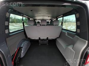 Pelēks Volkswagen T5 2010 Rīga, ar dzinēja tilpumu 2.00 L un nobraukumu 297 tūkst. km par 9900 €, foto 9 vietnē AUTOMOTO.COM.LV