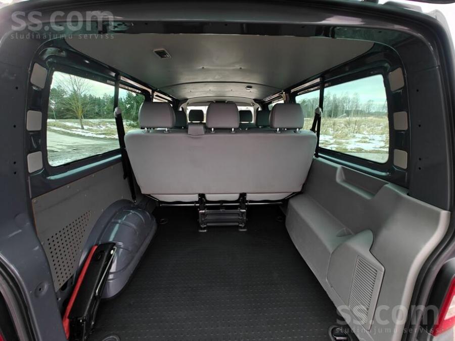 Pelēks Volkswagen T5 2010 Rīga, ar dzinēja tilpumu 2.00 L un nobraukumu 297 tūkst. km par 9900 €, foto 9 vietnē AUTOMOTO.COM.LV