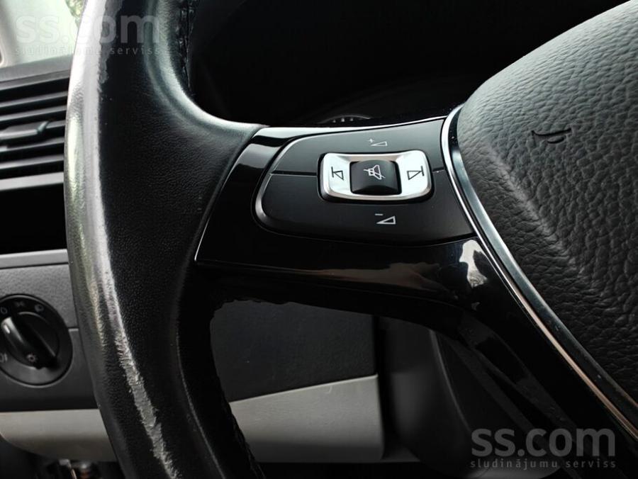 Pelēks Volkswagen T5 2010 Rīga, ar dzinēja tilpumu 2.00 L un nobraukumu 297 tūkst. km par 9900 €, foto 14 vietnē AUTOMOTO.COM.LV