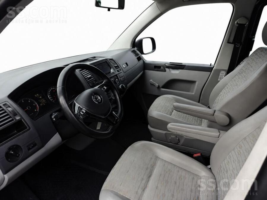 Pelēks Volkswagen T5 2010 Rīga, ar dzinēja tilpumu 2.00 L un nobraukumu 297 tūkst. km par 9900 €, foto 10 vietnē AUTOMOTO.COM.LV