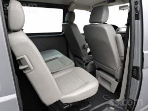 Pelēks Volkswagen T5 2010 Rīga, ar dzinēja tilpumu 2.00 L un nobraukumu 297 tūkst. km par 9900 €, foto 13 vietnē AUTOMOTO.COM.LV