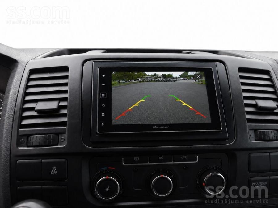 Pelēks Volkswagen T5 2010 Rīga, ar dzinēja tilpumu 2.00 L un nobraukumu 297 tūkst. km par 9900 €, foto 18 vietnē AUTOMOTO.COM.LV
