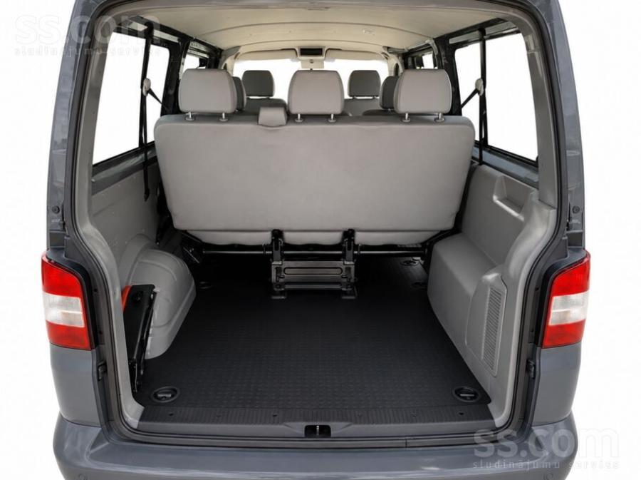 Pelēks Volkswagen T5 2010 Rīga, ar dzinēja tilpumu 2.00 L un nobraukumu 297 tūkst. km par 9900 €, foto 19 vietnē AUTOMOTO.COM.LV