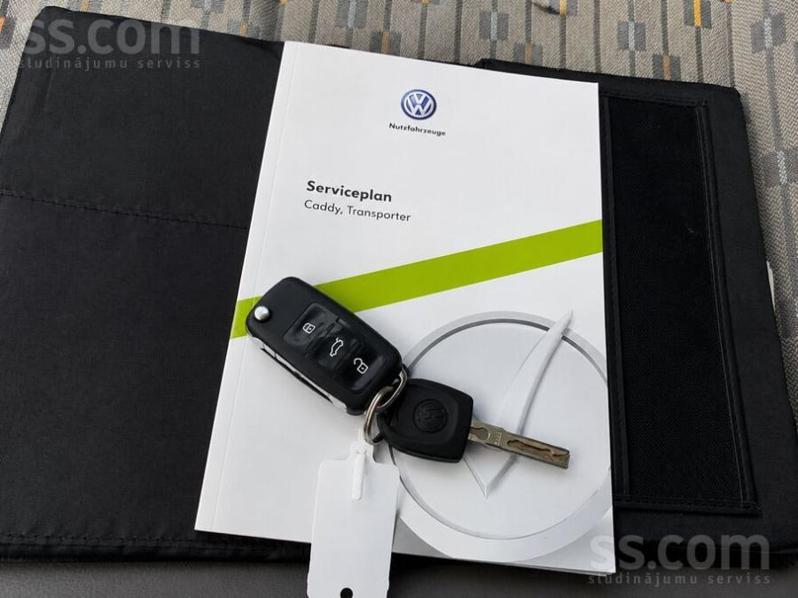 Pelēks Volkswagen T5 2010 Rīga, ar dzinēja tilpumu 2.00 L un nobraukumu 297 tūkst. km par 9900 €, foto 20 vietnē AUTOMOTO.COM.LV