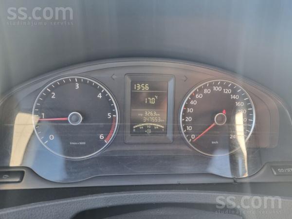 Volkswagen T5 2010 in Liepaja on AUTOMOTO.COM.LV Grey Volkswagen T5 2010 in Liepaja, with an engine capacity of 2.00 L and mileage of 348 thousand km for 6950 €, photo 5 on AUTOMOTO.COM.LV